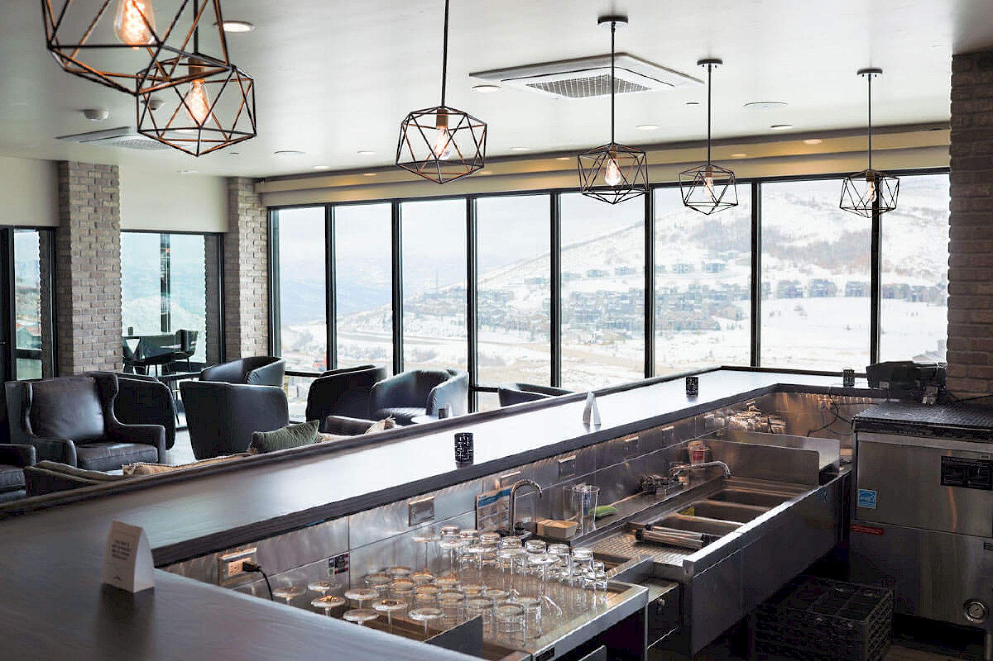 On The Rocks Bar - Black Rock Mountain Resort